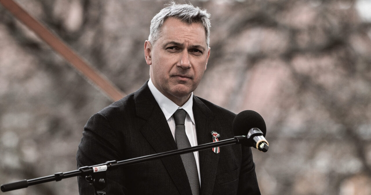 Lázár János: Olyan vezetése legyen Pécsnek, amely a nemzeti ünnepen ...